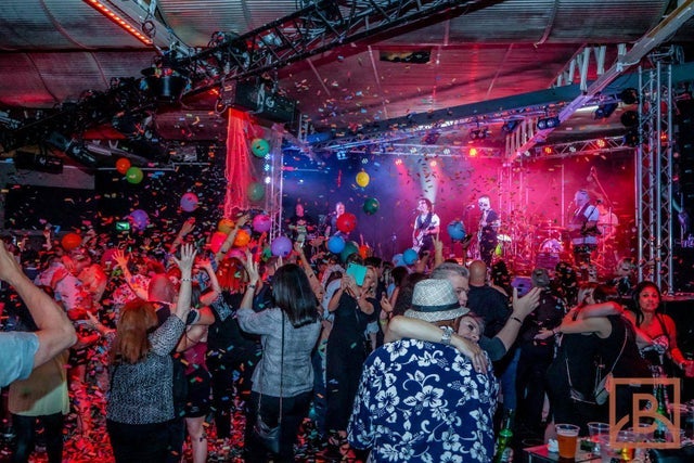 Welcome to Mad Parties & Balloons - Adelaide